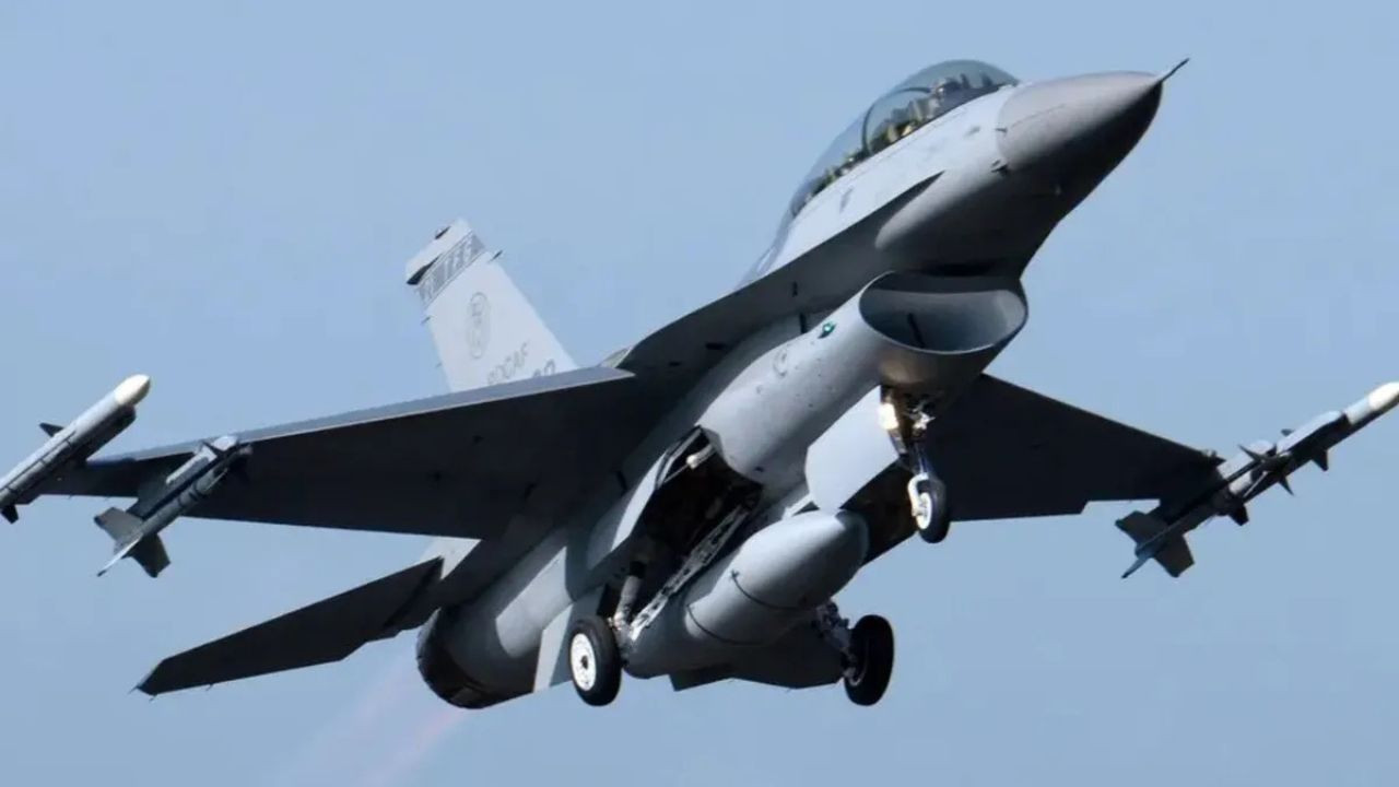 Operation Sindoor: भारतीय सेना ने पाकिस्तान के तीन JF-17 और एक F-16 विमान को मार गिराया, पकड़े ...