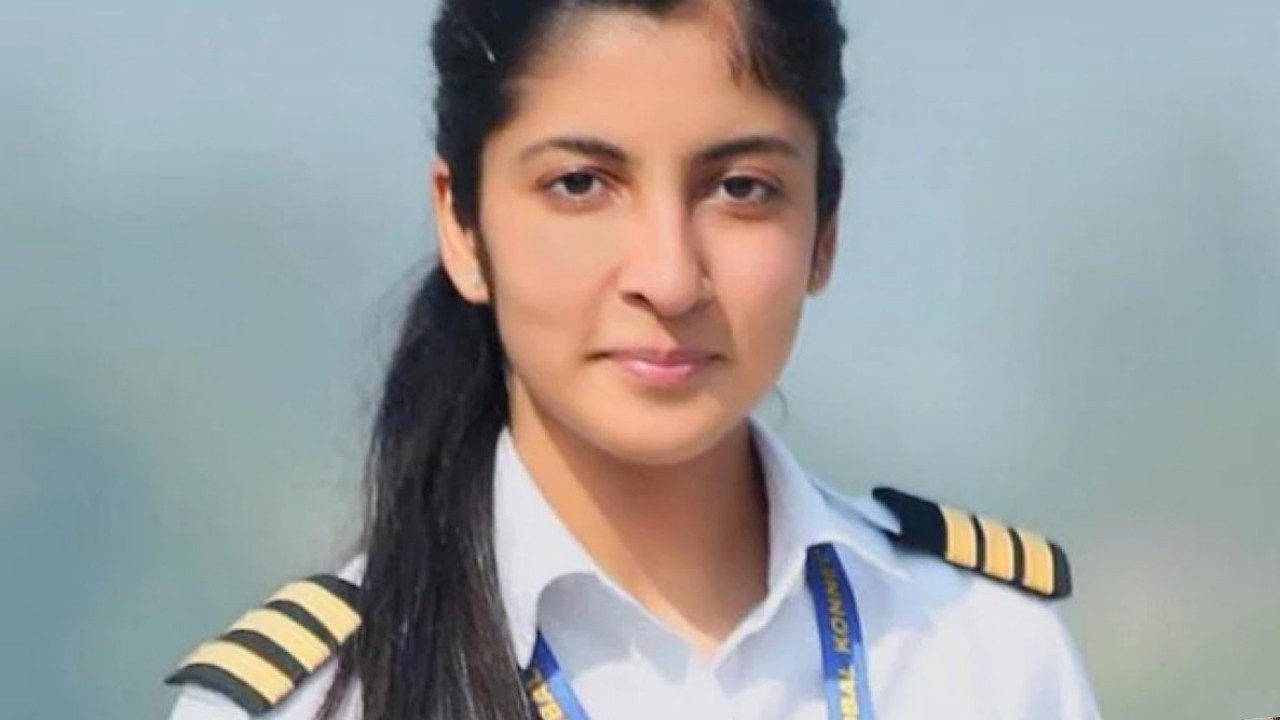 पसंद नहीं आई ब्वॉयफ्रेंड की ये हरकत, एयर इंडिया की पायलट ने मौत को ...