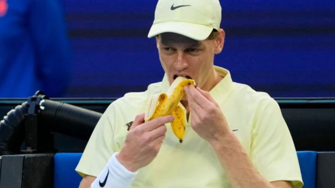ऑस्ट्रेलियाई ओपन में खिलाड़ियों ने खाए 5000 केले, एथलीट्स को क्यों पसंद ...