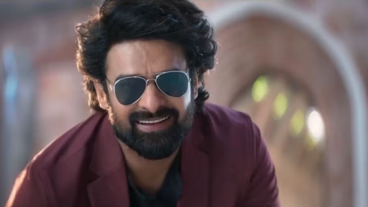 'The Raja Saab' से प्रभास का नया पोस्टर जारी, टीजर रिलीज की तारीख से भी ...