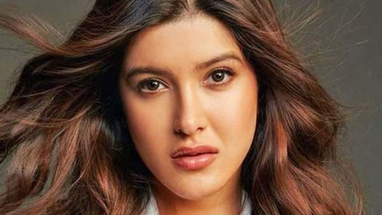 अनंत राधिका की शादी में सिक्योरिटी गार्ड से उलझी शनाया कपूर, लोगों ने सुनाया, 'कम दिखाओ भौकाल ...