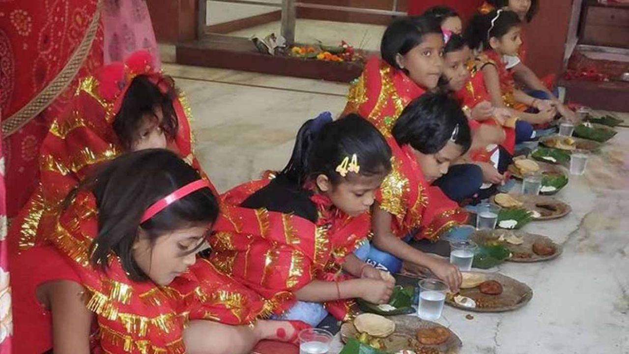 Ashtami Navami 2024: आज एक साथ क्यों है अष्टमी-नवमी? जानें कन्या भोज का ...