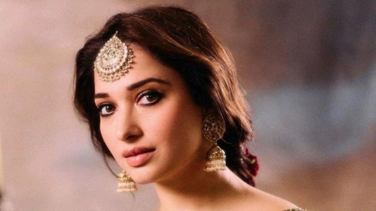 तमन्ना भाटिया की तरह पाना चाहती हैं फ्लॉलेस स्किन, फॉलो करें ये 5 स्किन केयर टिप्स | India Daily