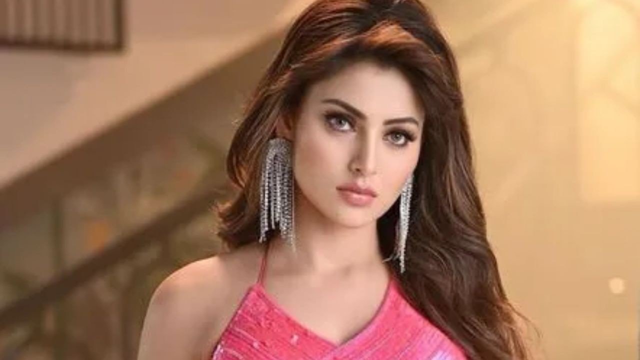 अस्पताल में एडमिट हुईं Urvashi Rautela, हाई-ऑक्टेन सीन की शूटिंग के दौरान हुईं घायल | India Daily
